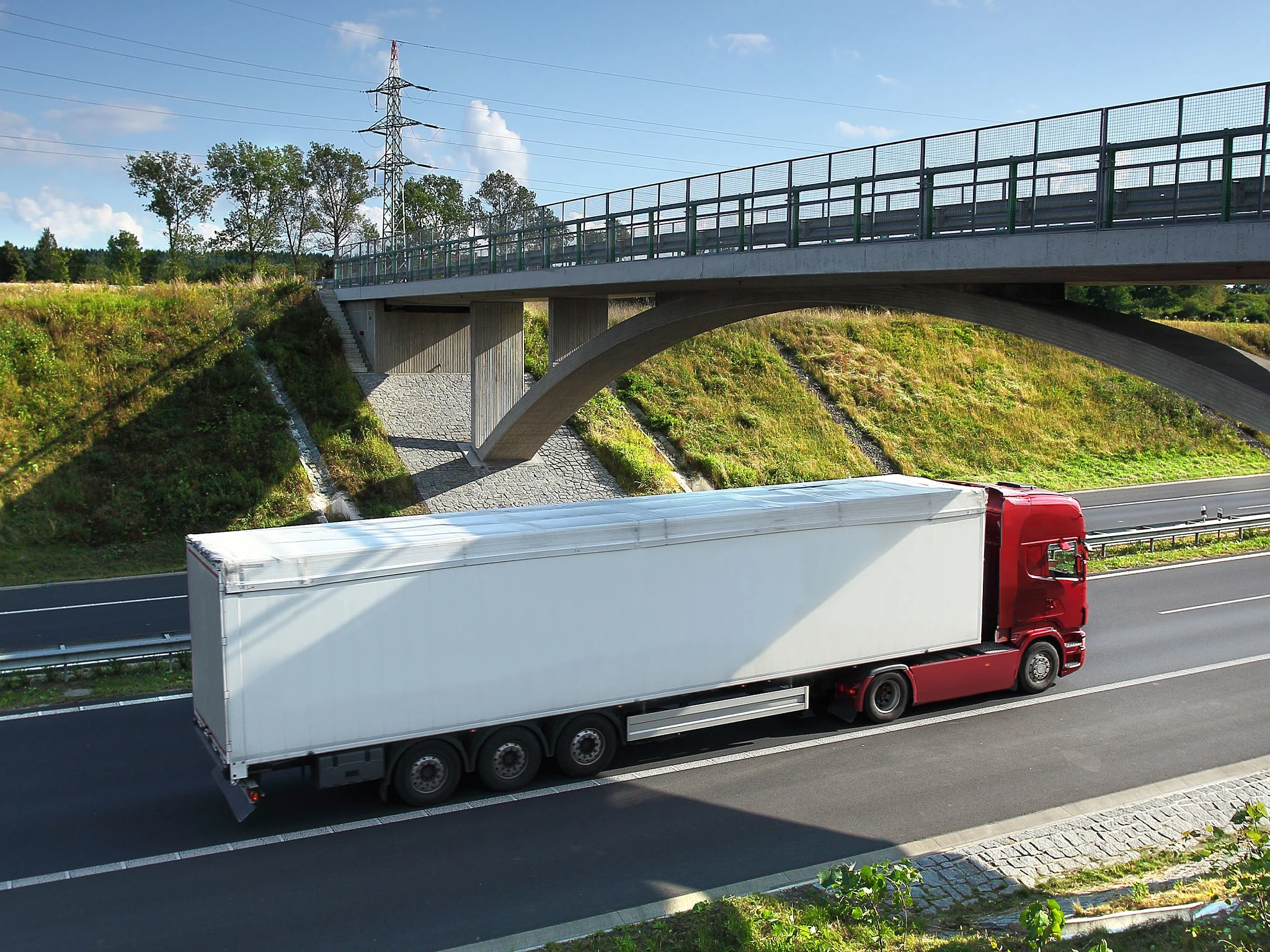 Bridge Strike Prevention | Truck Navigation| HERE