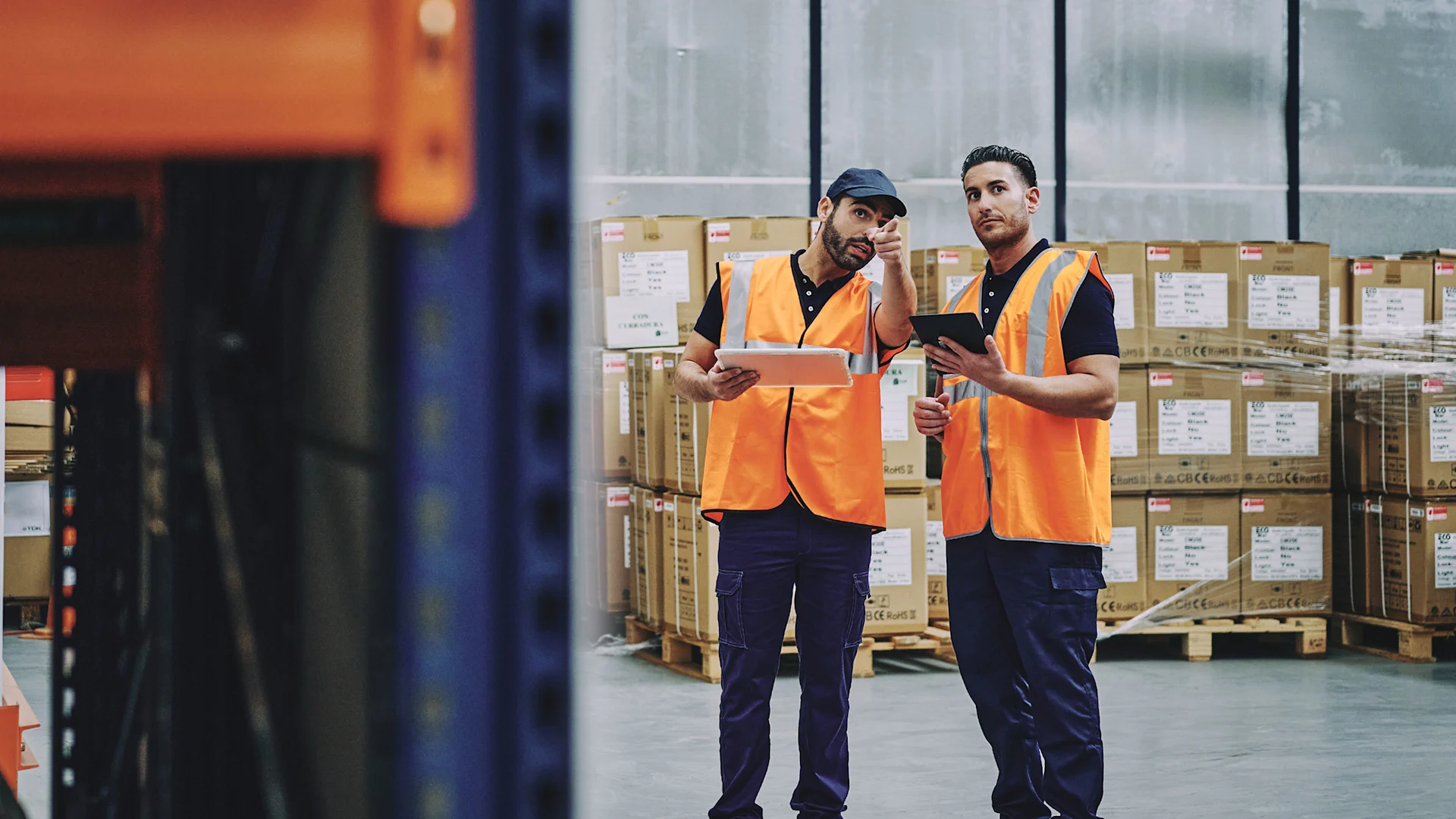 HERE Asset Tracking | Real-Time Asset Visibility | Solutions | HERE